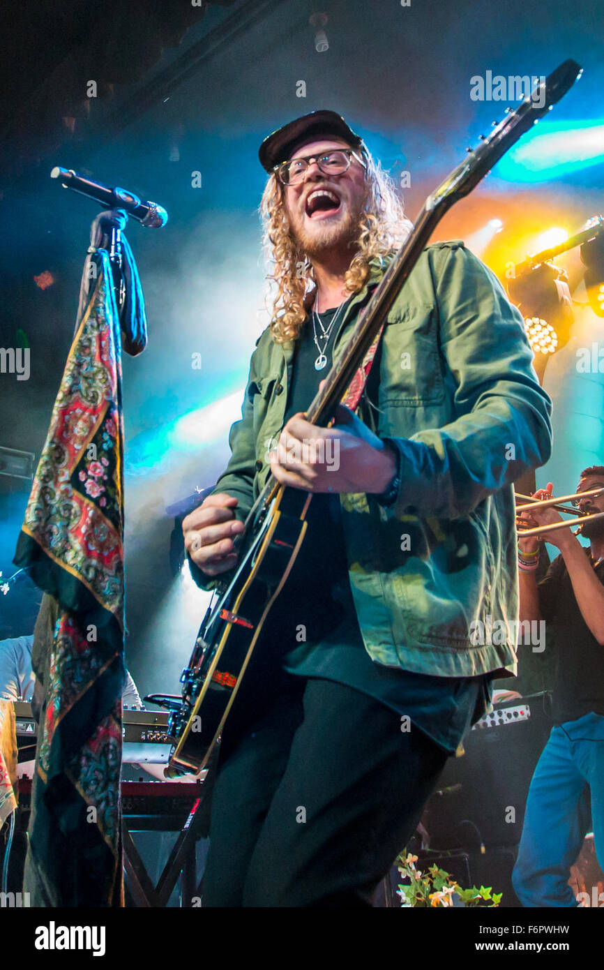 Detroit, Michigan, USA. 17th Nov, 2015. ALLEN STONE performing on his ...