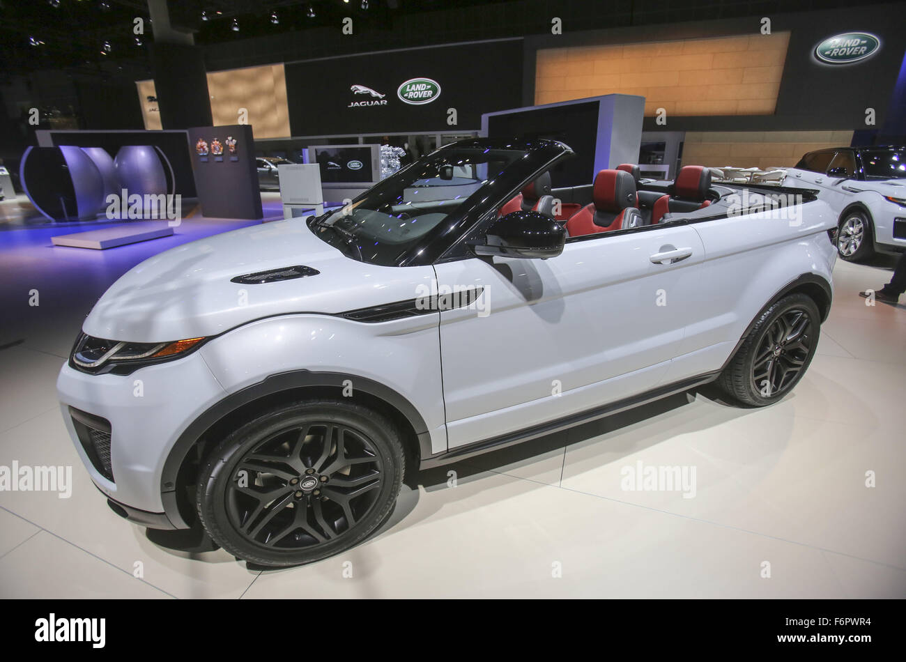 Range rover convertible hi-res stock photography and images - Alamy
