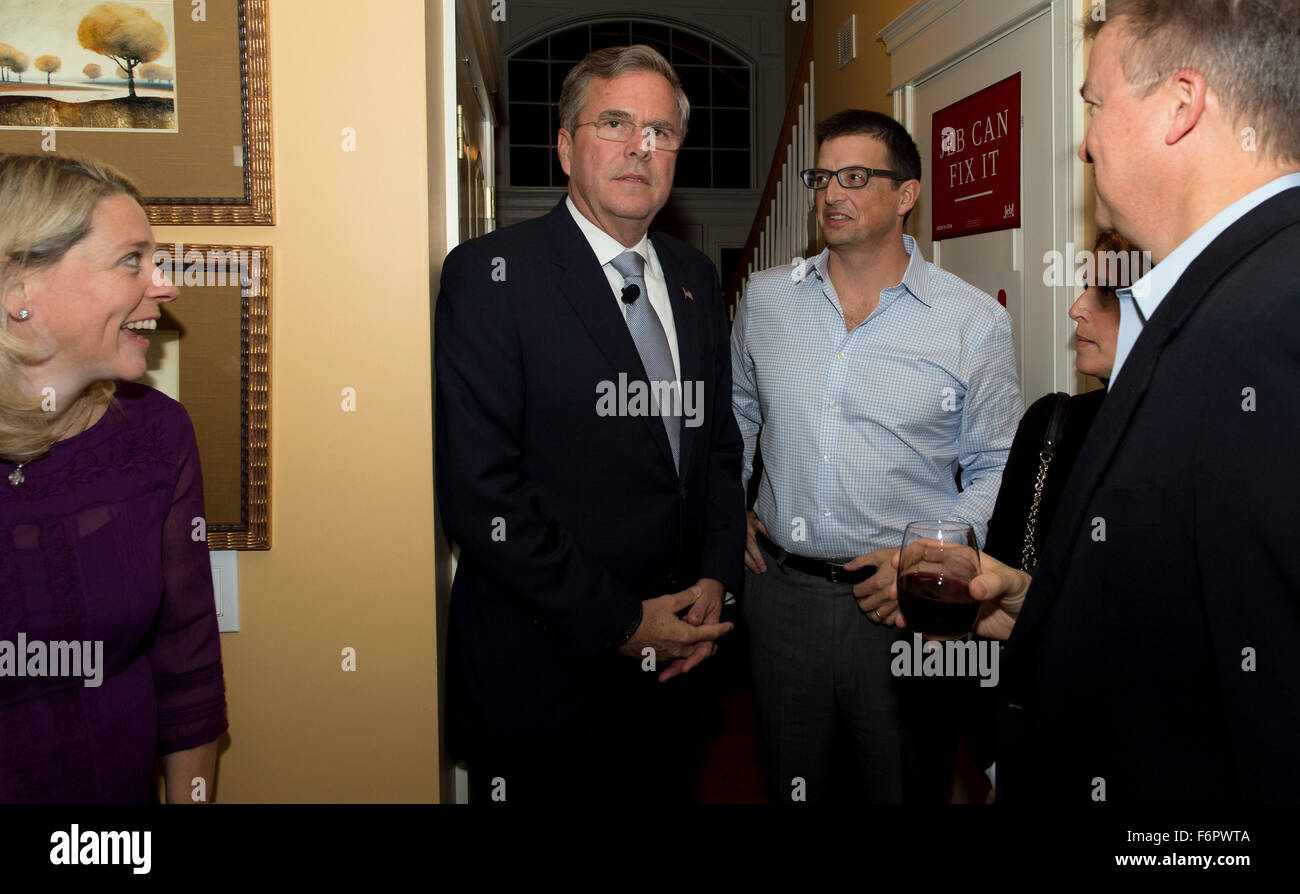 Bedford, New Hampshire, USA. 18th Nov, 2015. Former Florida governor ...