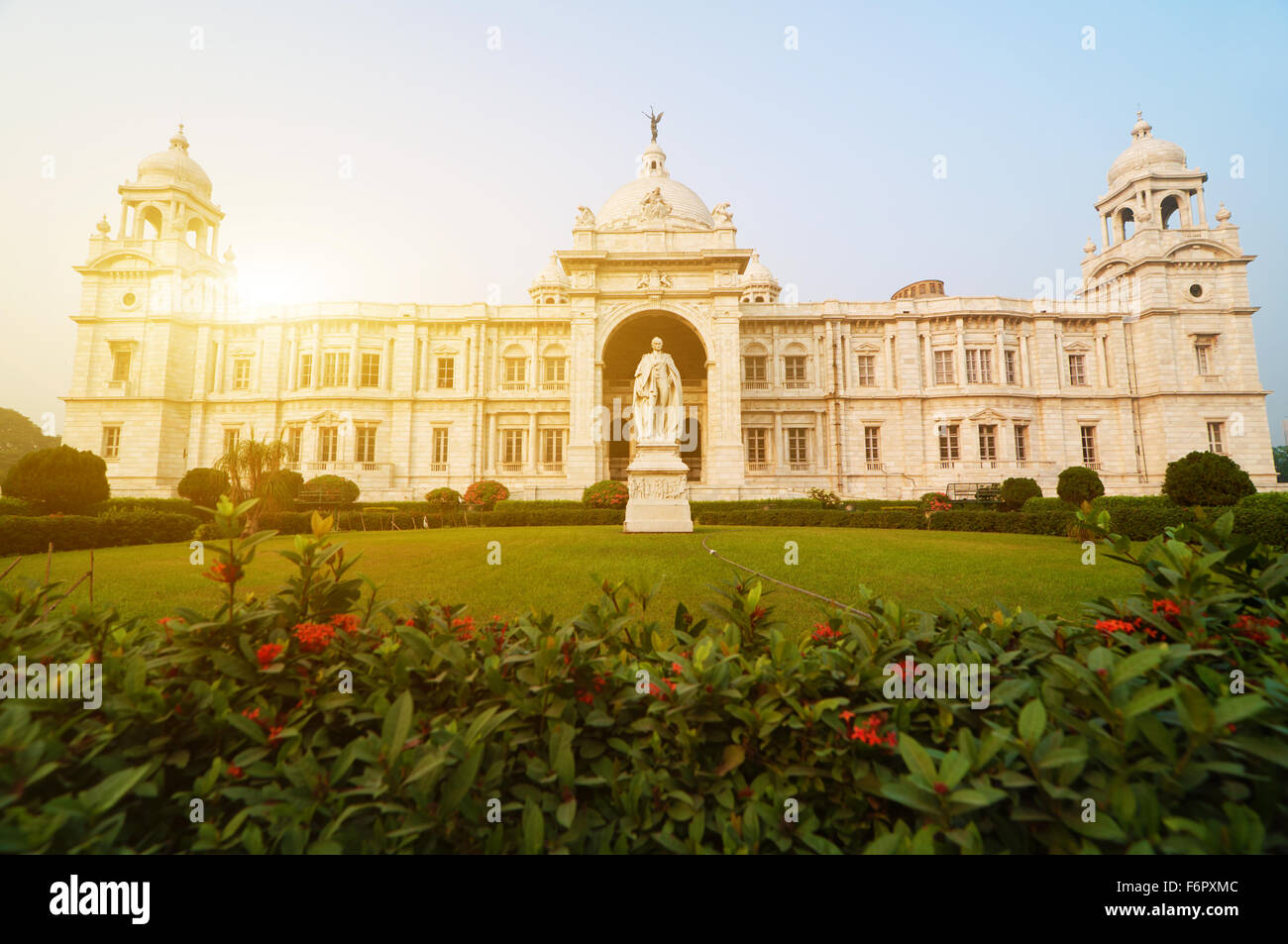 Victoria memorial kolkata hi-res stock photography and images - Alamy