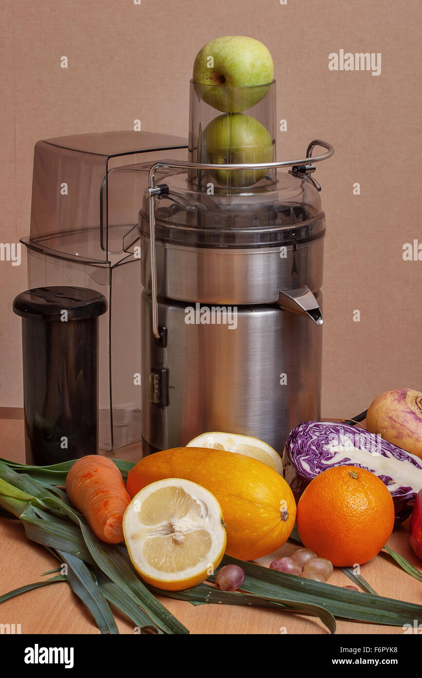 Making fresh juice Stock Photo - Alamy