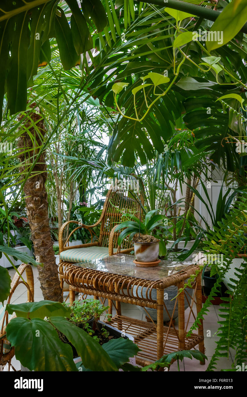 Ashtray decor hi-res stock photography and images - Alamy