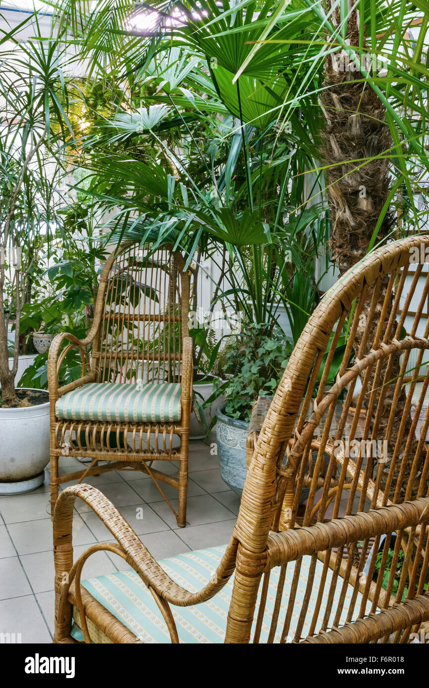 Ashtray decor hi-res stock photography and images - Alamy