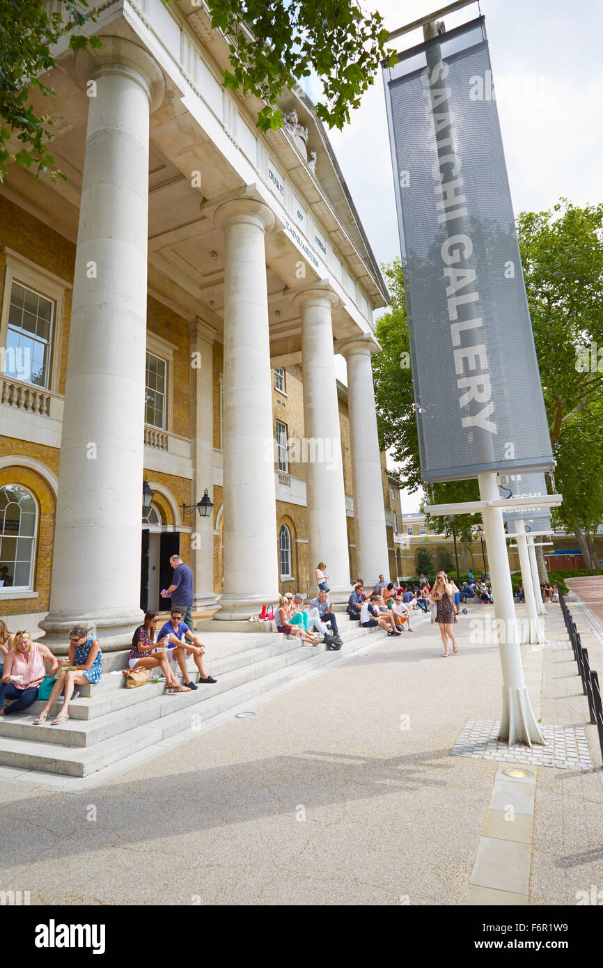 Saatchi gallery london hi-res stock photography and images - Alamy