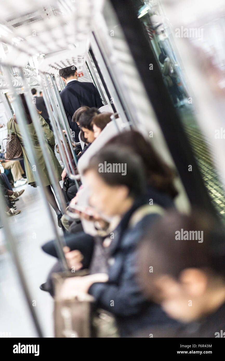 Metro people hi-res stock photography and images - Alamy