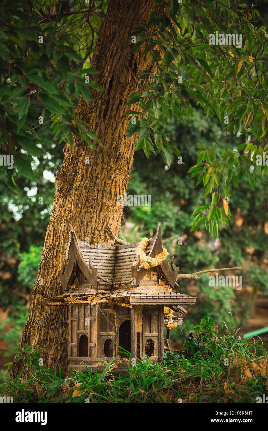Small rural temple hi-res stock photography and images - Alamy