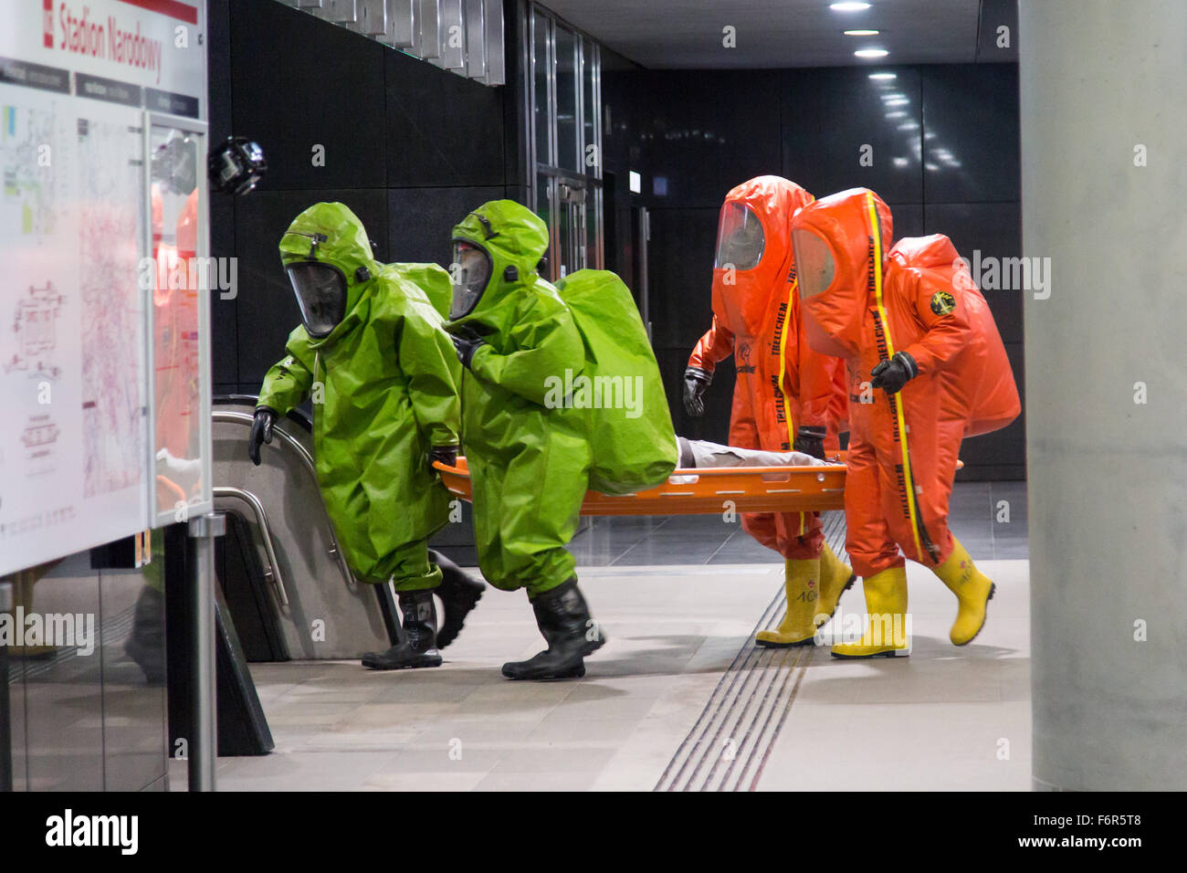 Warsaw, Poland. 19th November, 2015. Members of Polish rescue services ...