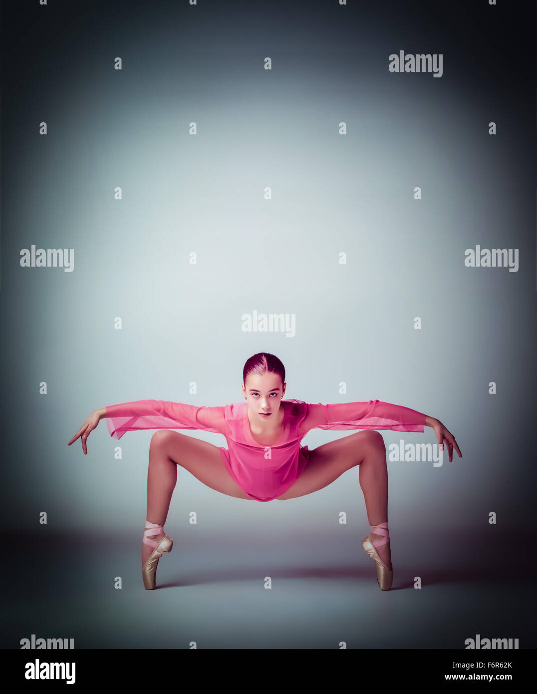 Dancer in pink dress hi-res stock photography and images - Alamy