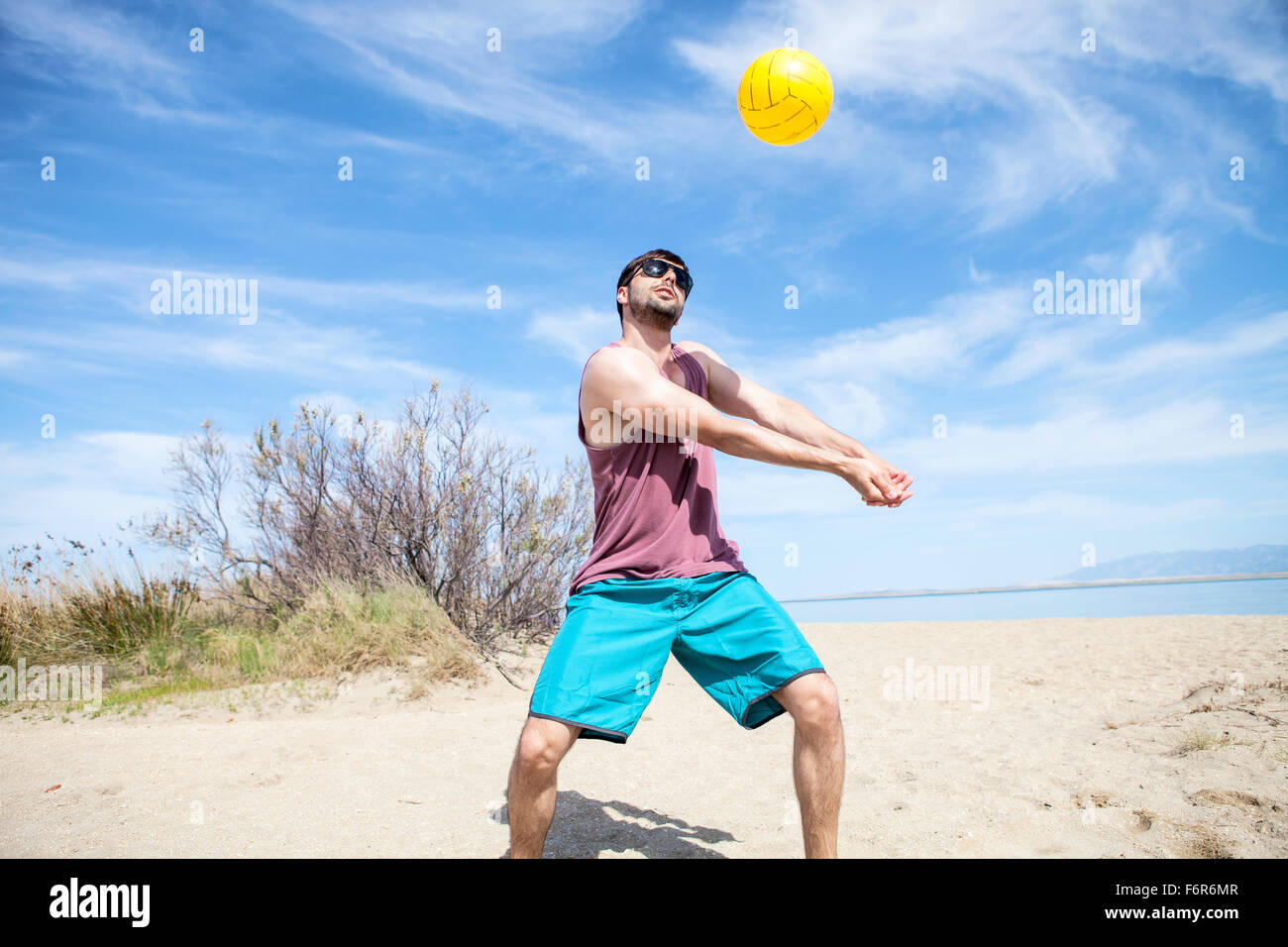 Man volleyball hi-res stock photography and images - Alamy