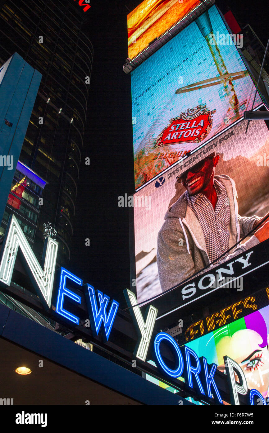Manhattan billboard hi-res stock photography and images - Alamy