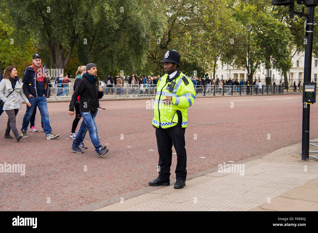 Metropolitan Police, policeman, officer Stock Photo - Alamy