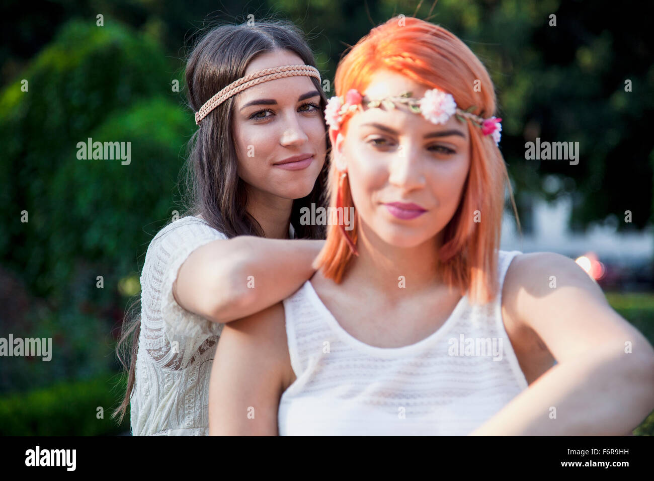 Hippie women hi-res stock photography and images - Alamy