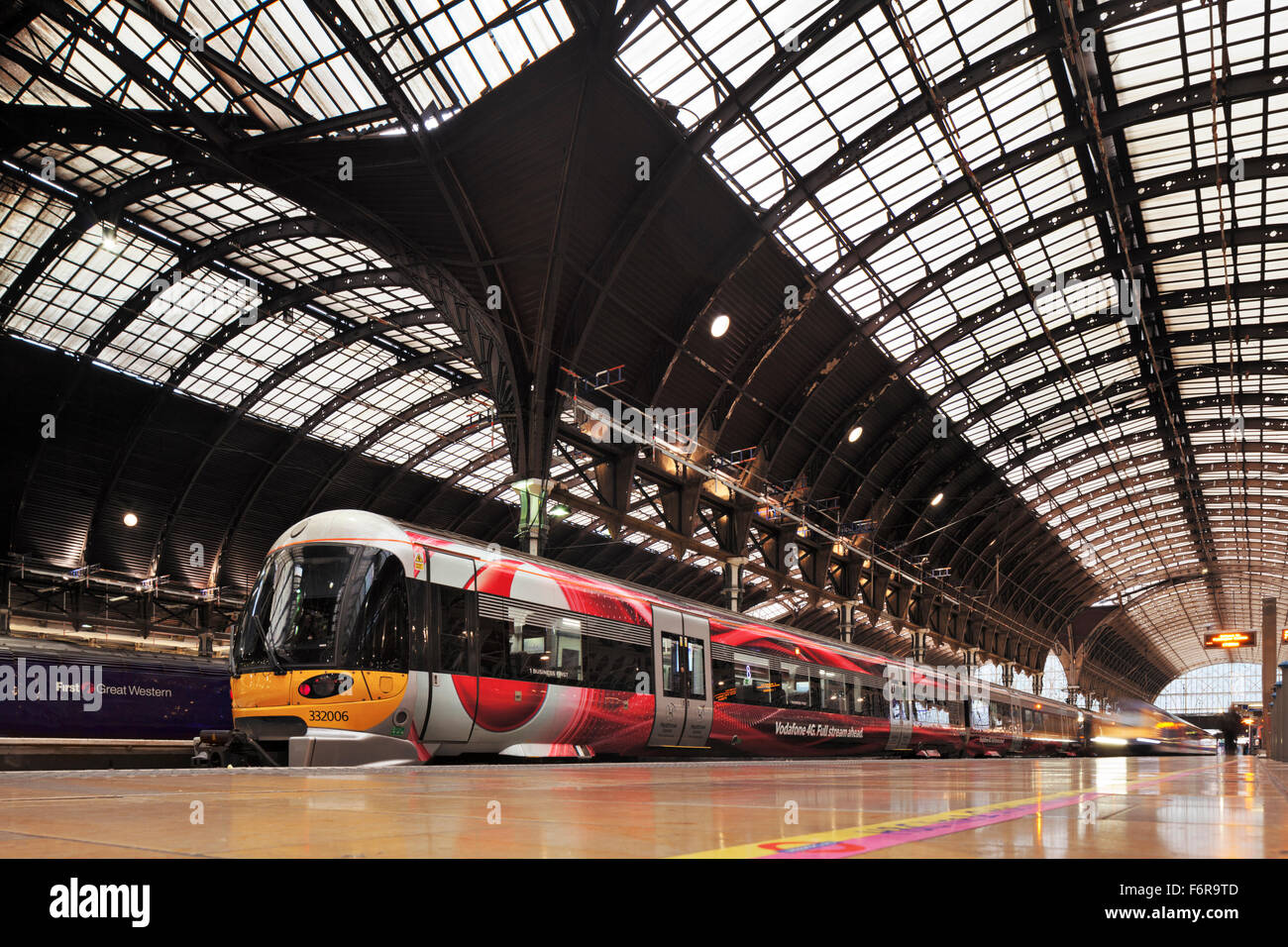 Paddington express hi-res stock photography and images - Alamy