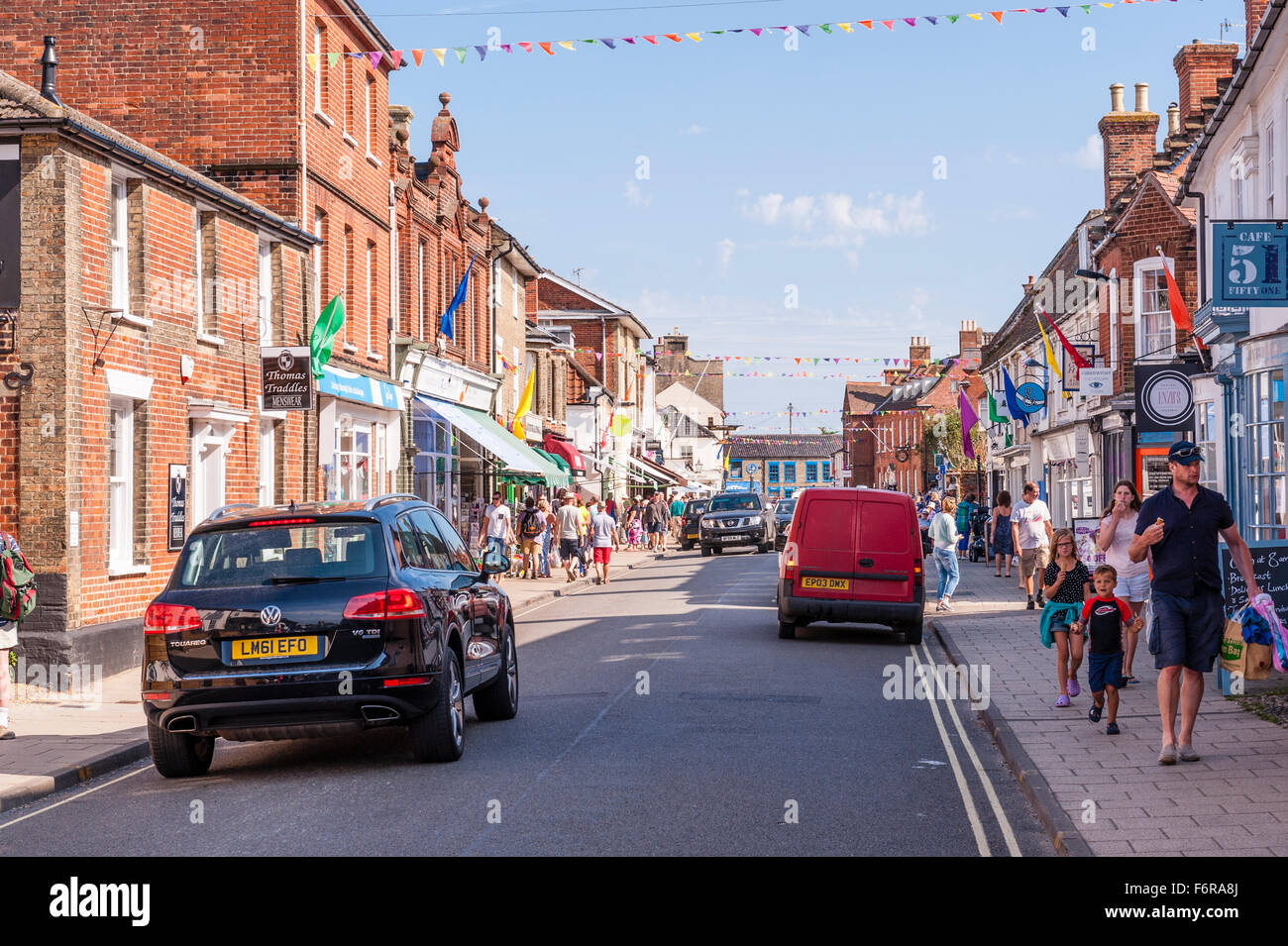 Southwold high street shops summer hi-res stock photography and images ...