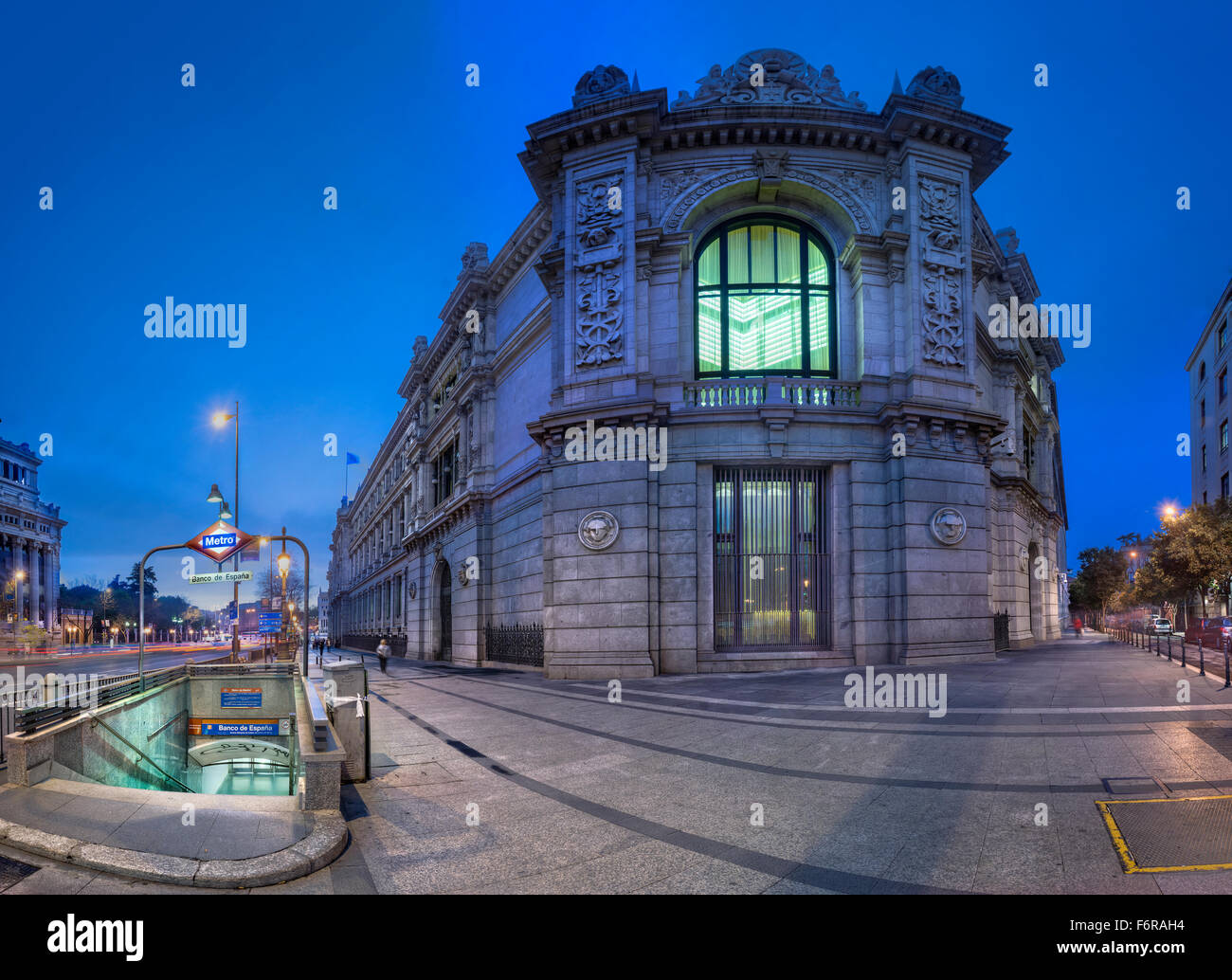 Bank station entrance hi-res stock photography and images - Alamy