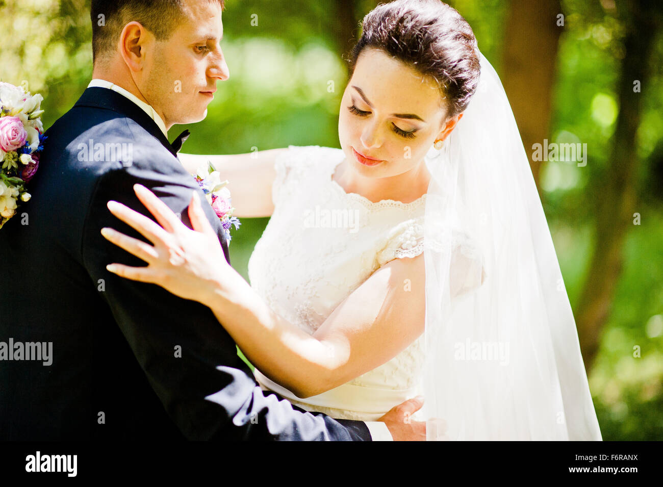 Close up portrait of wedding couple Stock Photo - Alamy