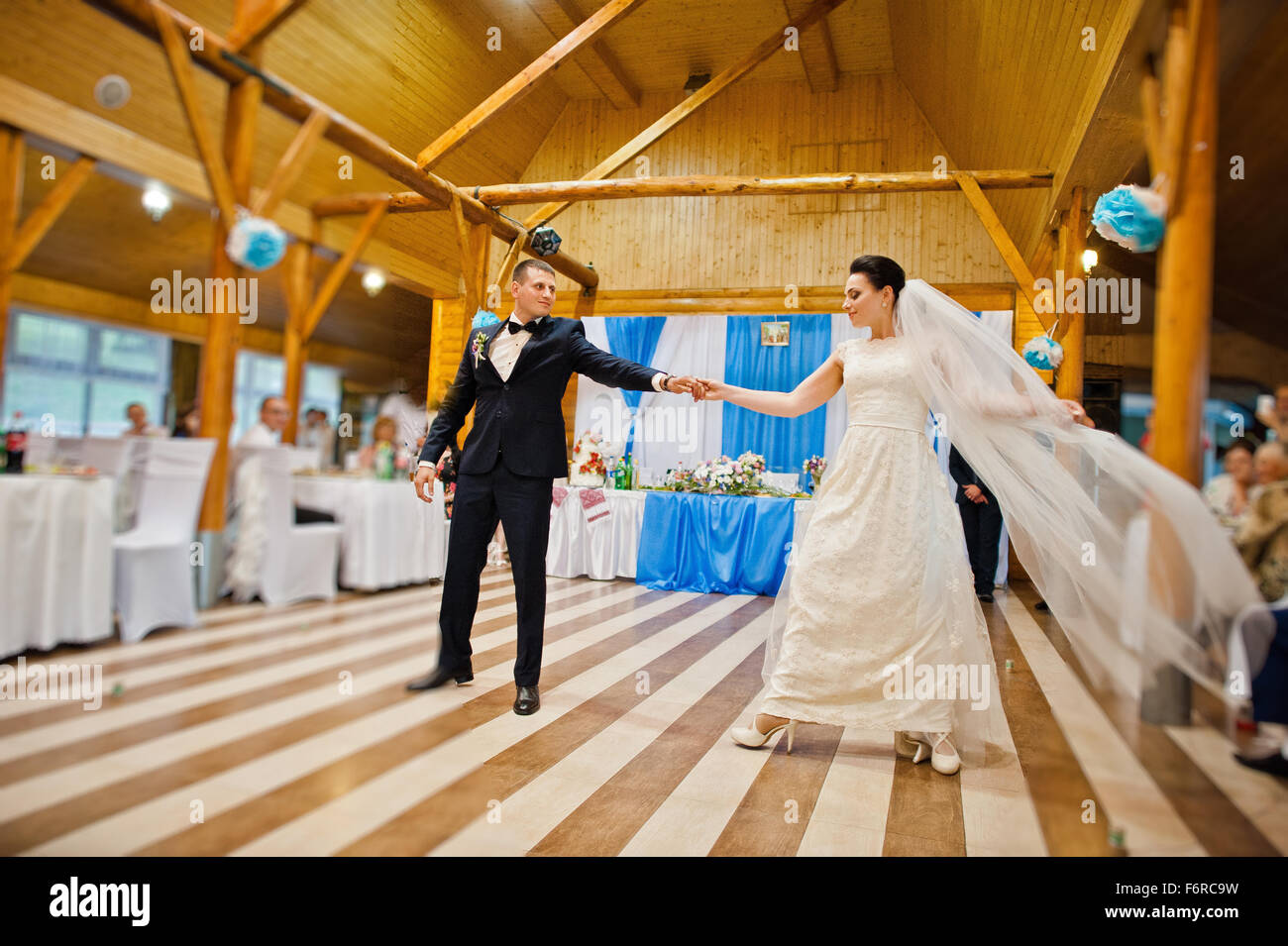 First wedding dance of newlyweds Stock Photo - Alamy