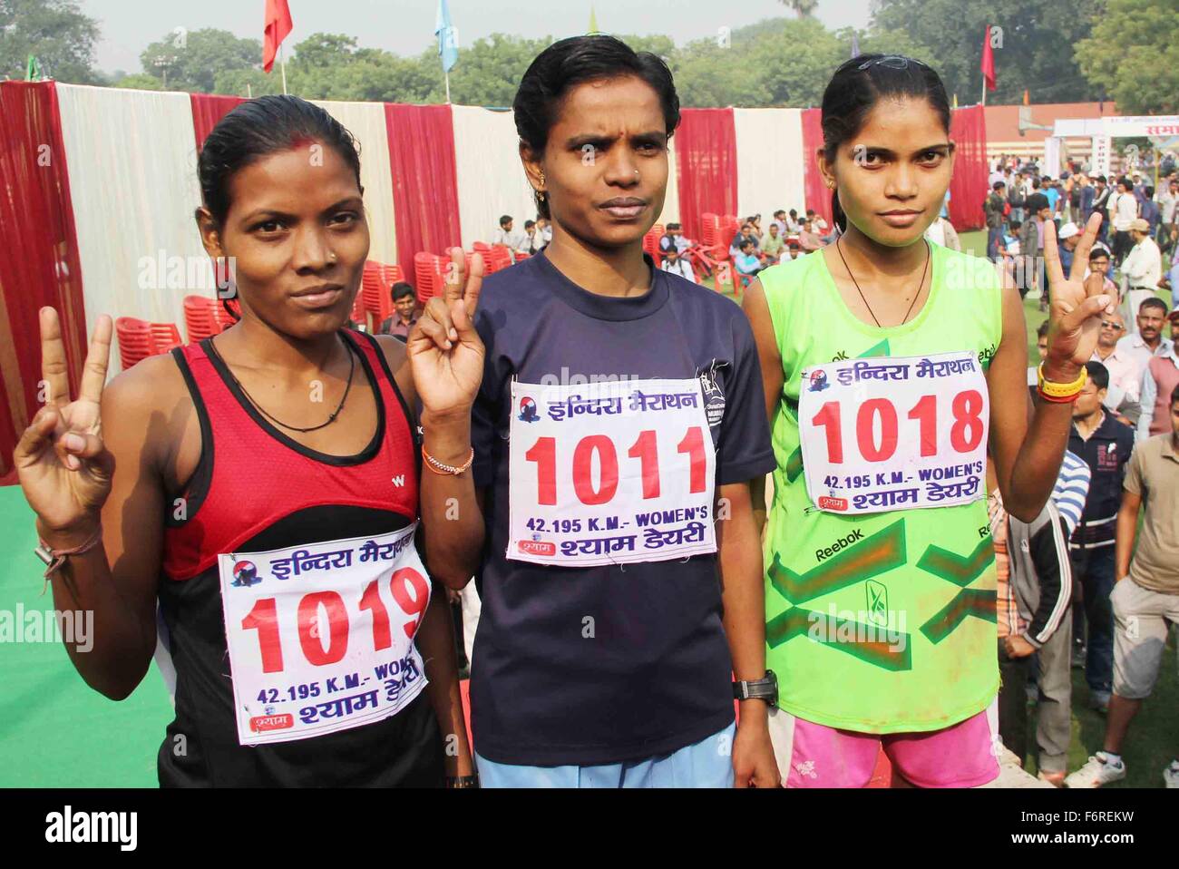 Allahabad, India. 19th Nov, 2015. Women winner of Prize money Indira ...