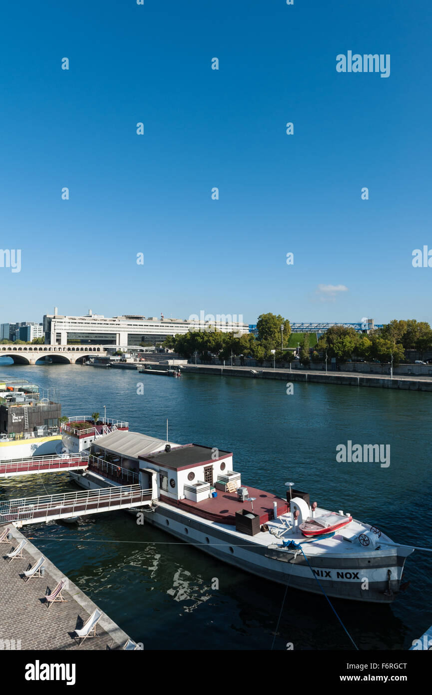 France waterway barge boat hi-res stock photography and images - Alamy