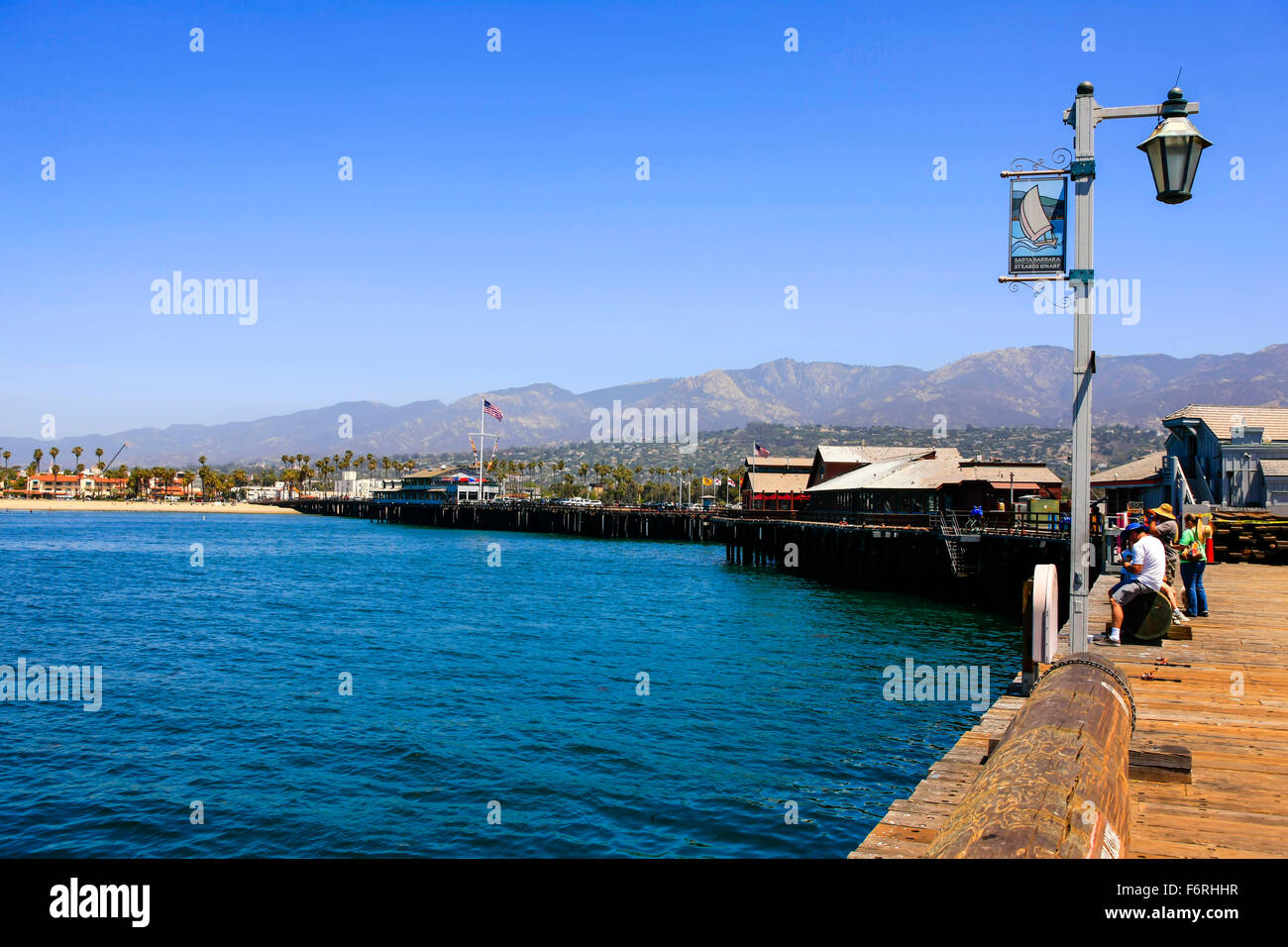 Wharf walkway promenade hi-res stock photography and images - Alamy
