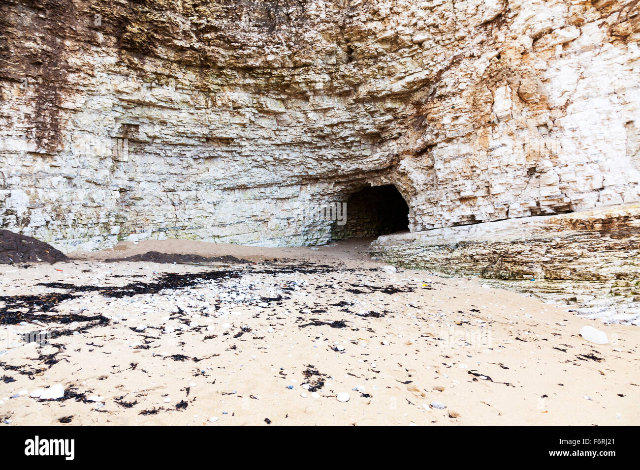 Flamborough head cave hi-res stock photography and images - Alamy