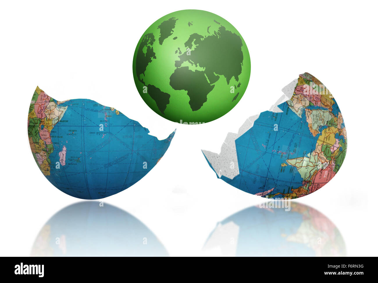 Broken map of world globe hi-res stock photography and images - Alamy