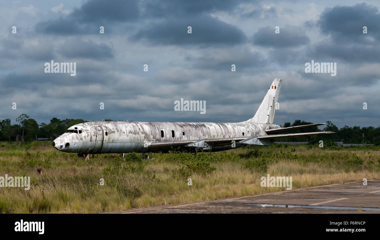Scrapped aircraft hi-res stock photography and images - Alamy