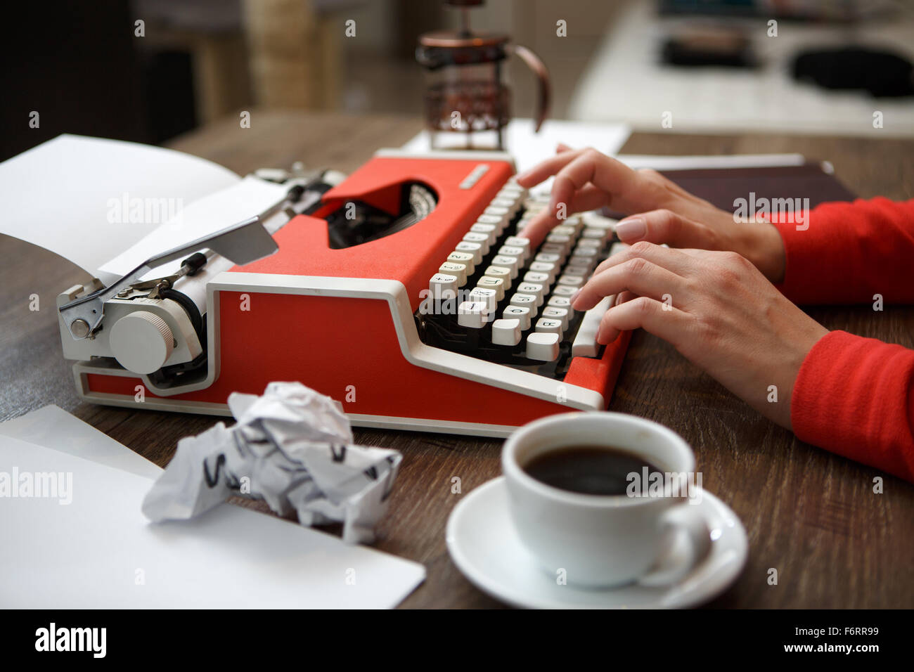 Side view of typewriter on desk Stock Photo - Alamy