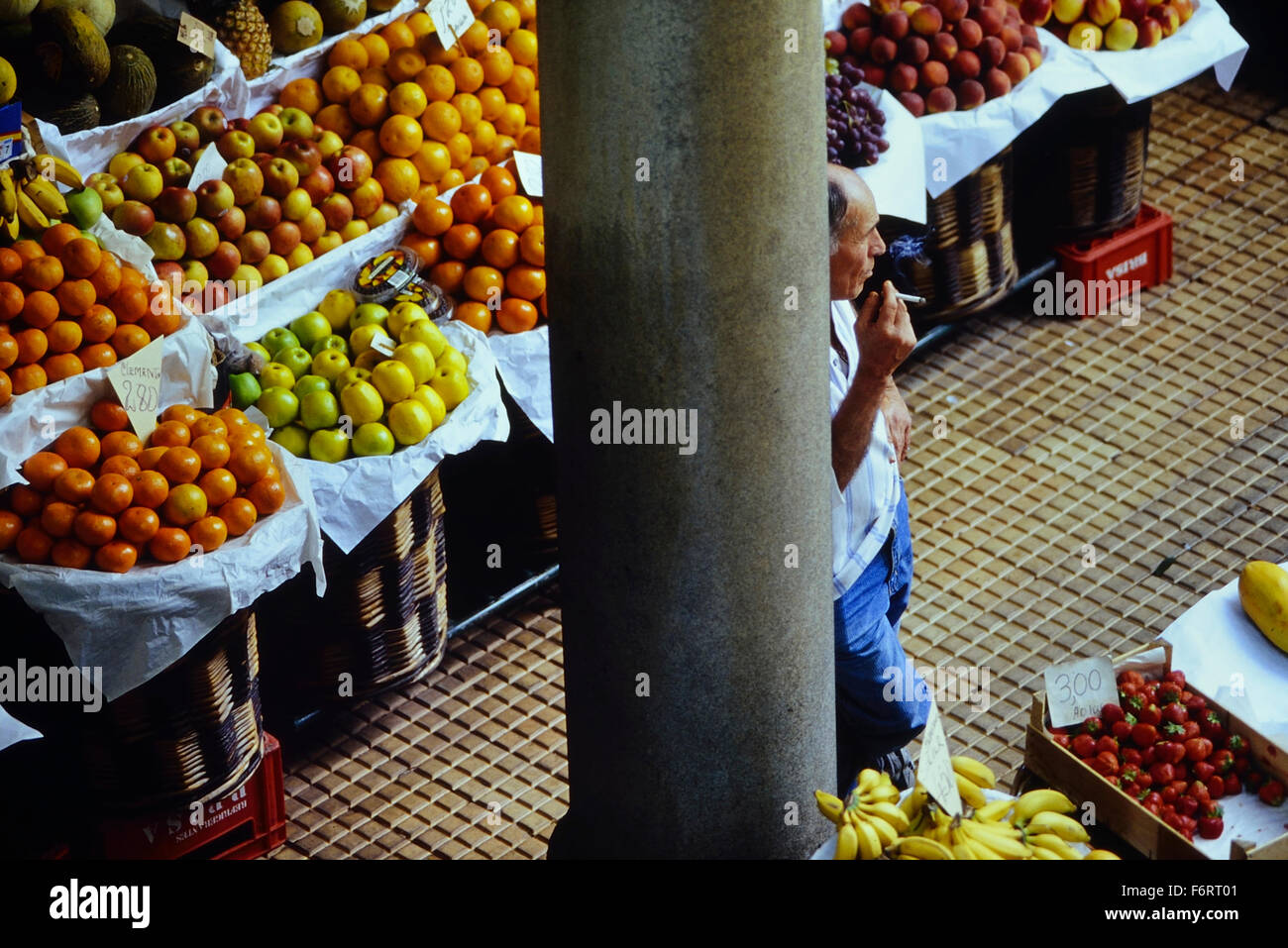 Shopping in madeira hi-res stock photography and images - Alamy