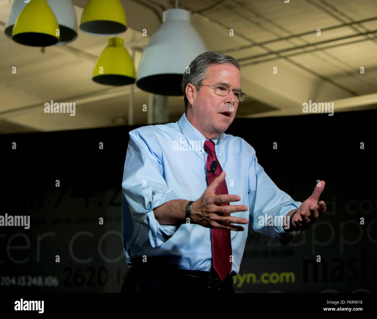 Manchester, New Hampshire, USA. 19th Nov, 2015. Former Florida governor ...
