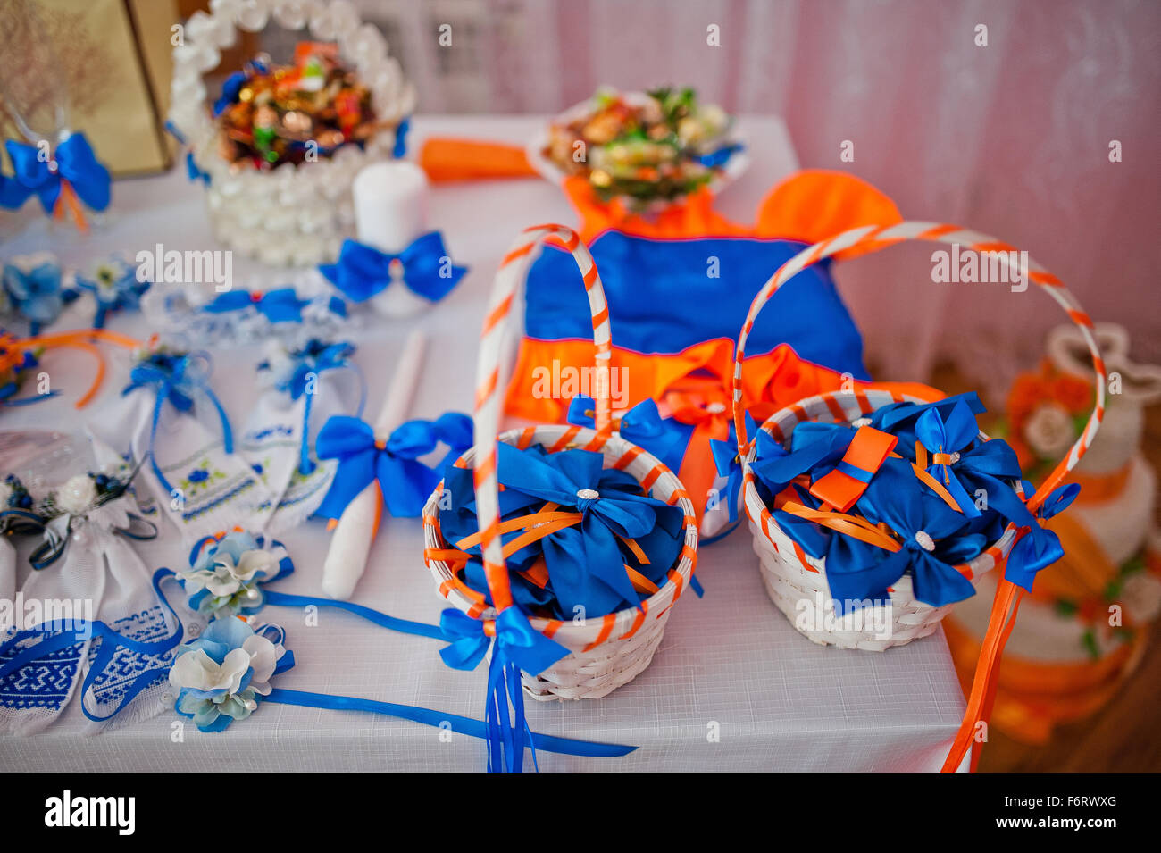 wedding baskets with ribbons Stock Photo - Alamy