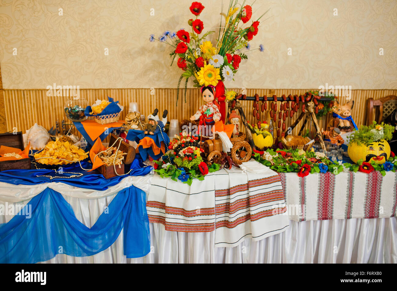 traditional wedding reception table Stock Photo - Alamy