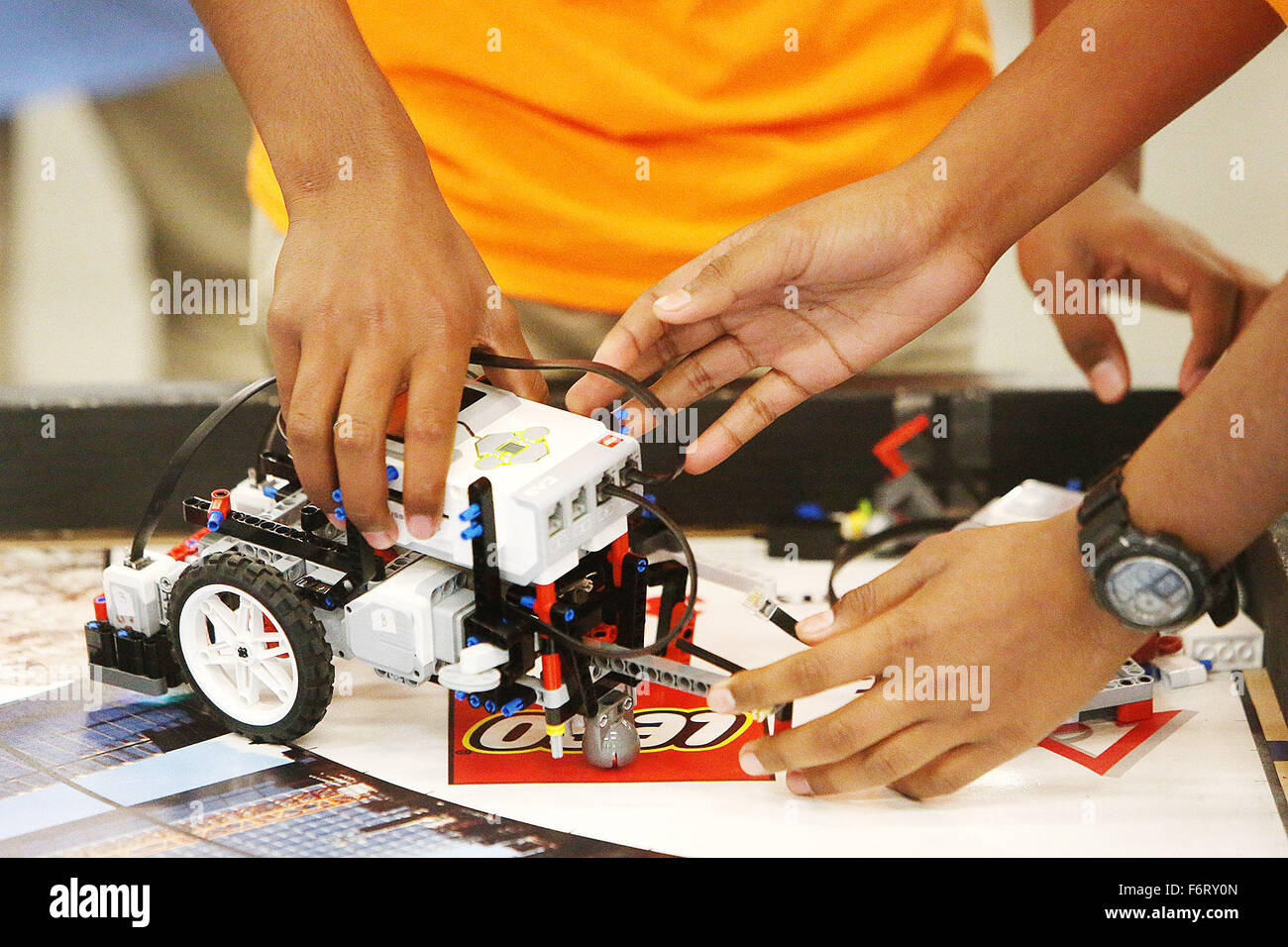 Napa, CA, USA. 14th Nov, 2015. Aadhar Sivakumar and Sameer Paila prep ...