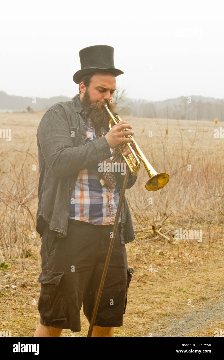 Vagrant tramp homeless man beard hi-res stock photography and images ...
