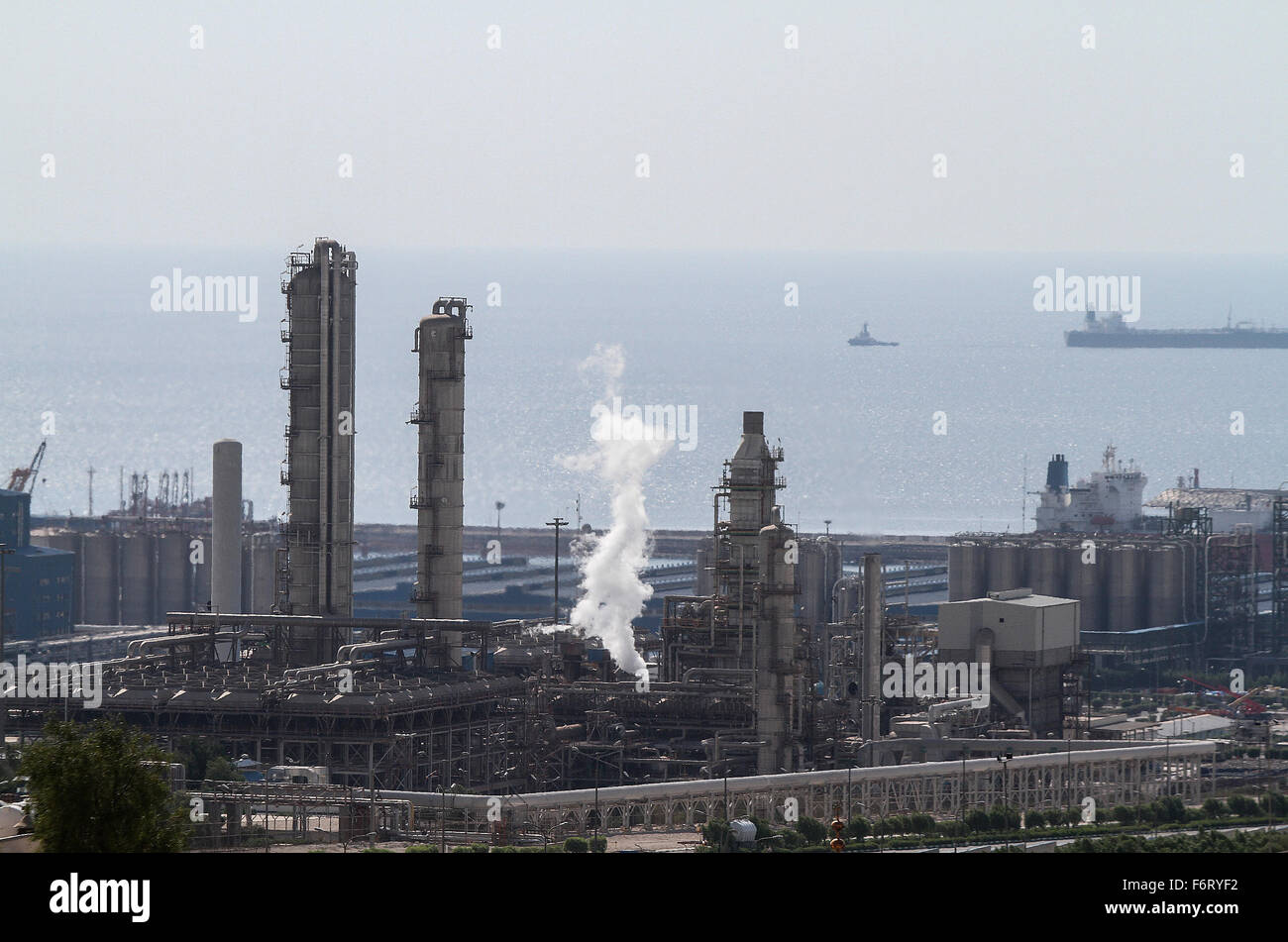 South pars north dome gas condensate field hi-res stock photography and ...