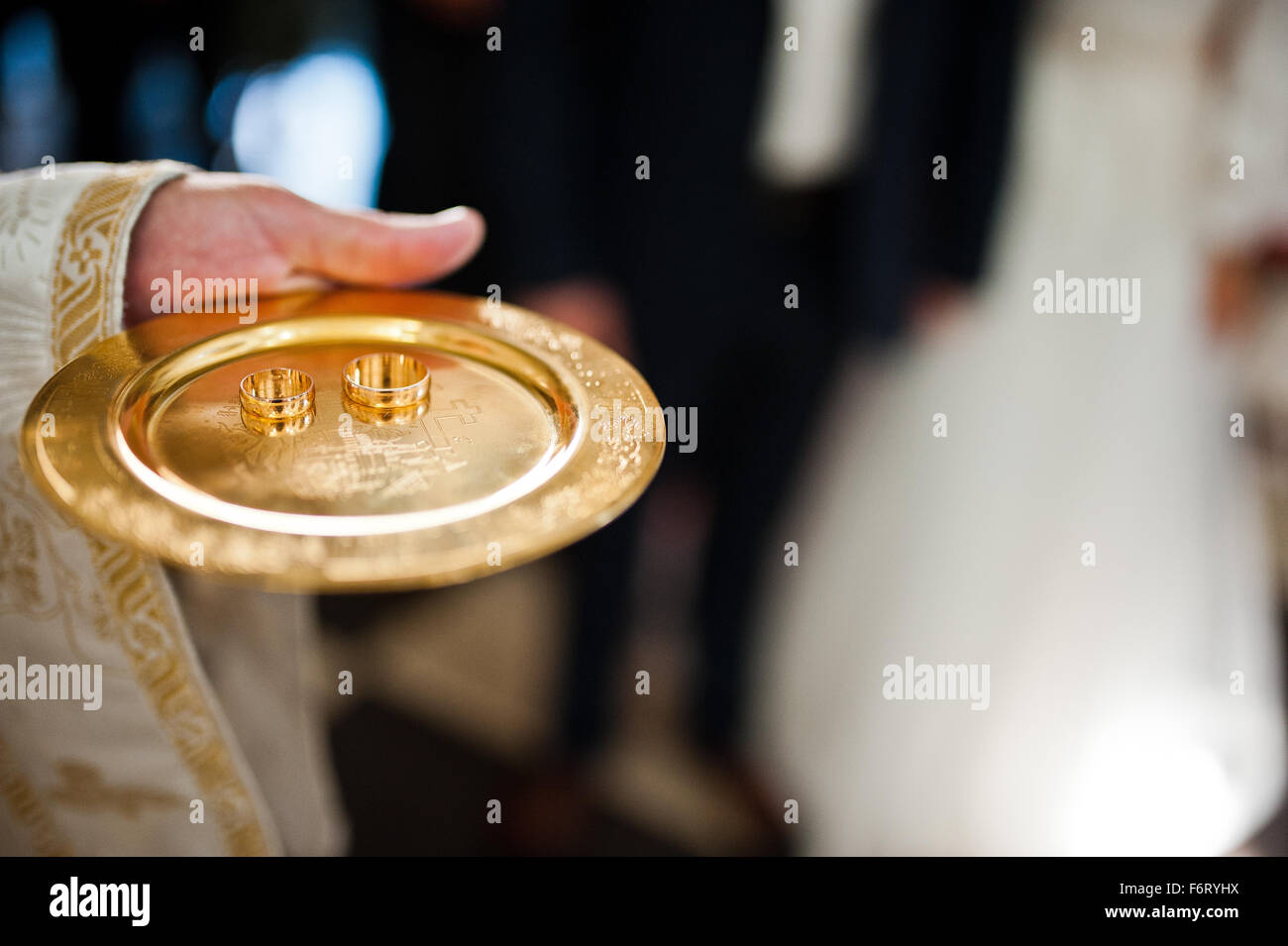Discus wedding hi-res stock photography and images - Alamy