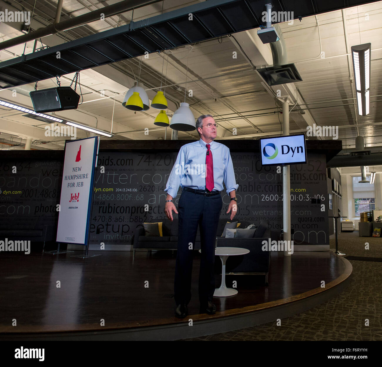 Manchester, New Hampshire, USA. 19th Nov, 2015. Former Florida governor ...