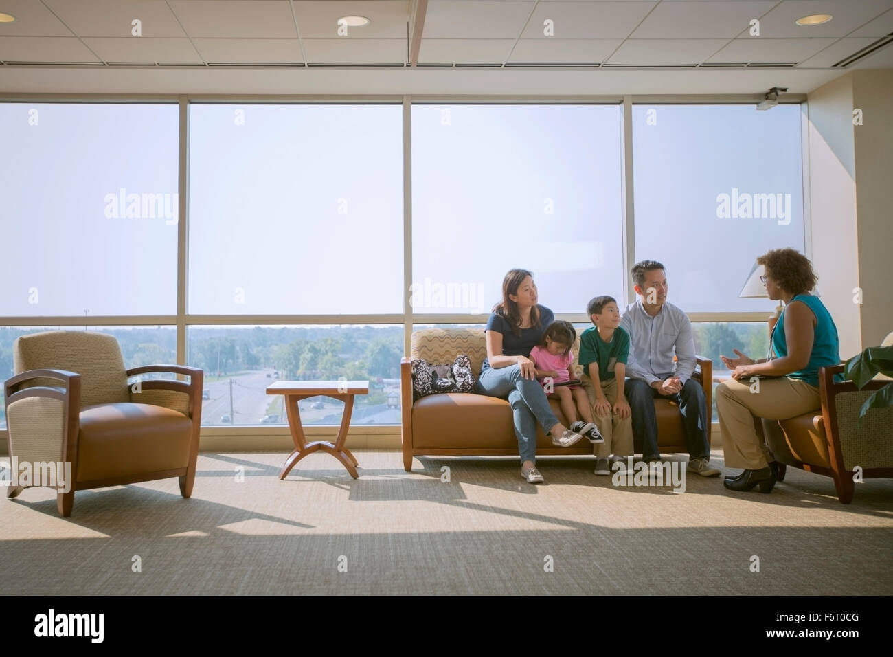 Black woman hospital waiting room hi-res stock photography and images ...