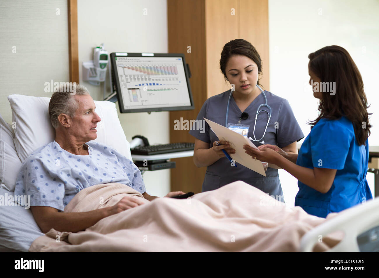 Hospital bed chart hi-res stock photography and images - Alamy