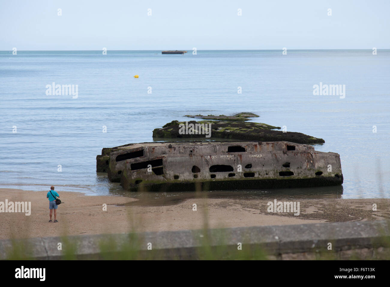 Mulberry harbour hi-res stock photography and images - Alamy