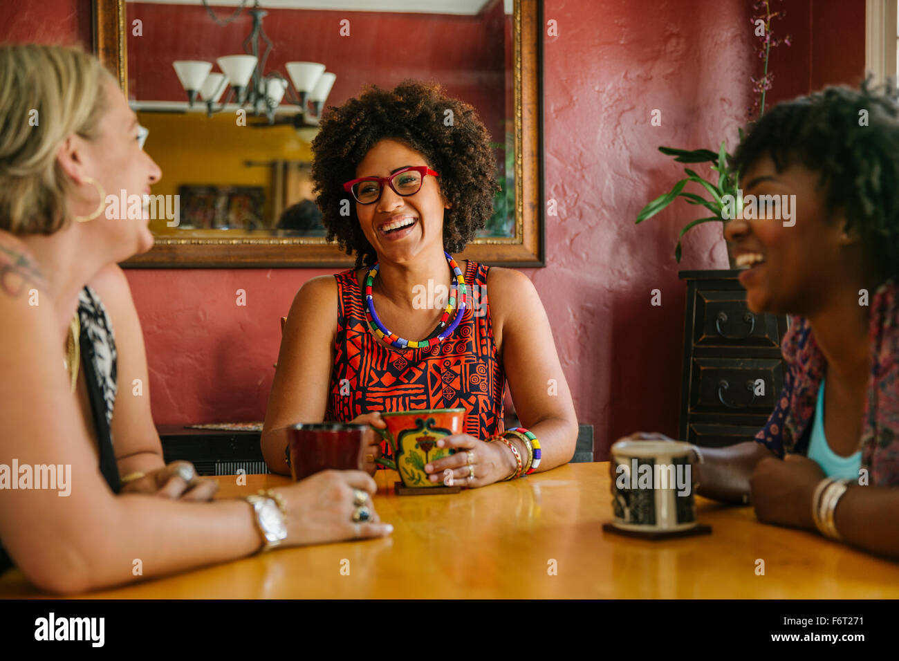 Coffee laughing table hi-res stock photography and images - Alamy