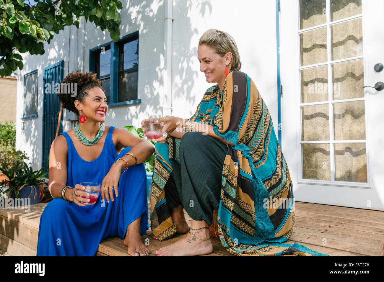 Front porch stoop hi-res stock photography and images - Alamy