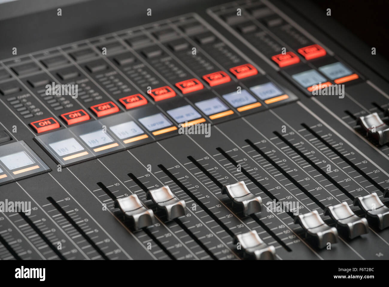 CLOSE DETAIL AND MACRO OF A SOUND AUDIO MIXING DESK Stock Photo - Alamy