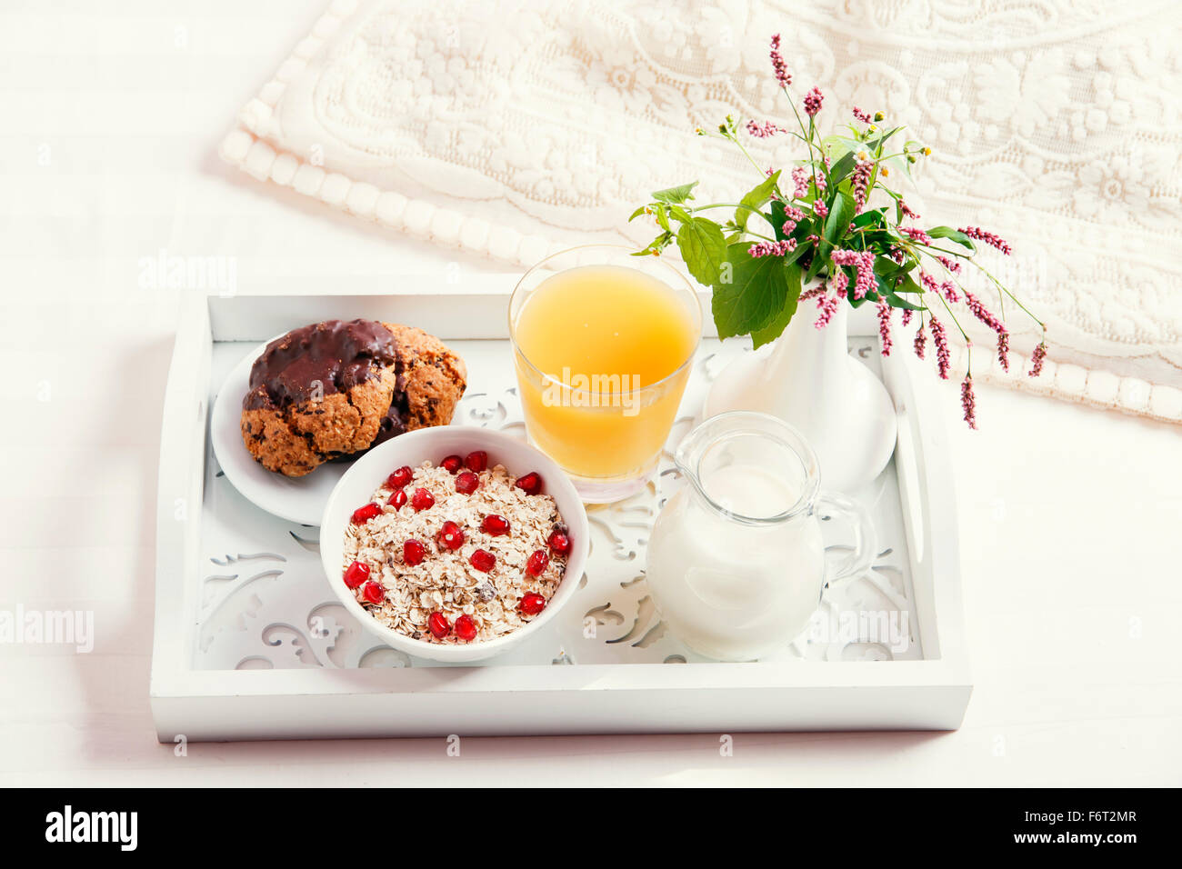 Room service tray hi-res stock photography and images - Alamy