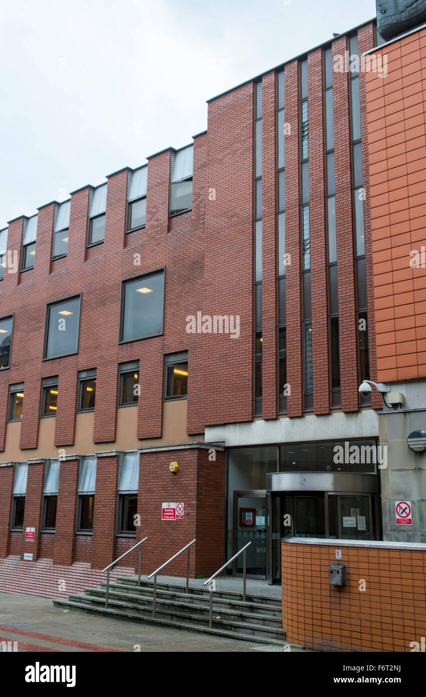 Leeds crown court hi-res stock photography and images - Alamy