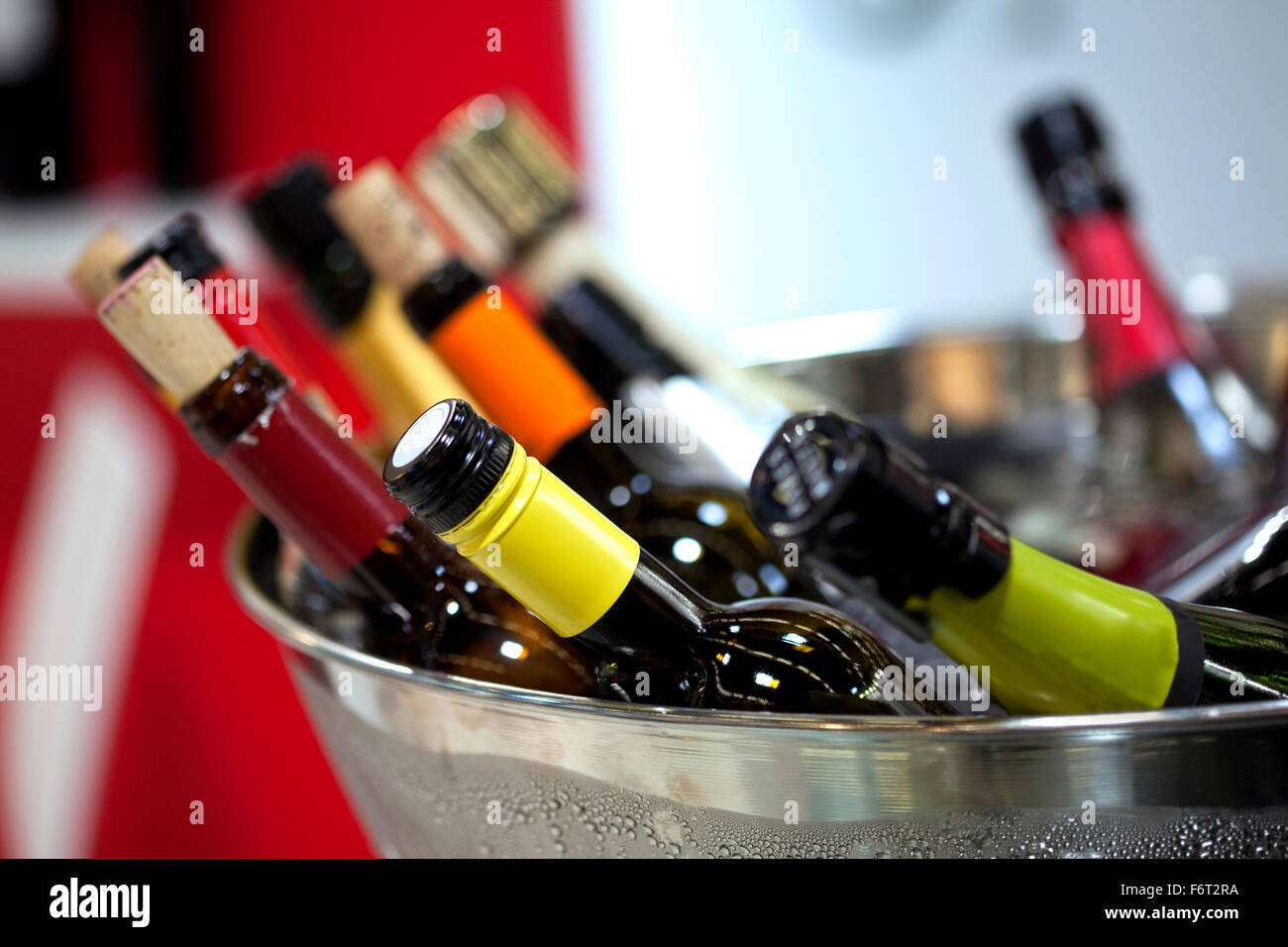 White wine bucket hi-res stock photography and images - Alamy