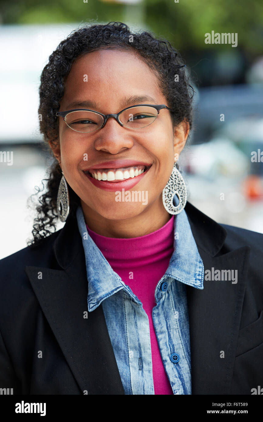 Black woman smiling Stock Photo - Alamy