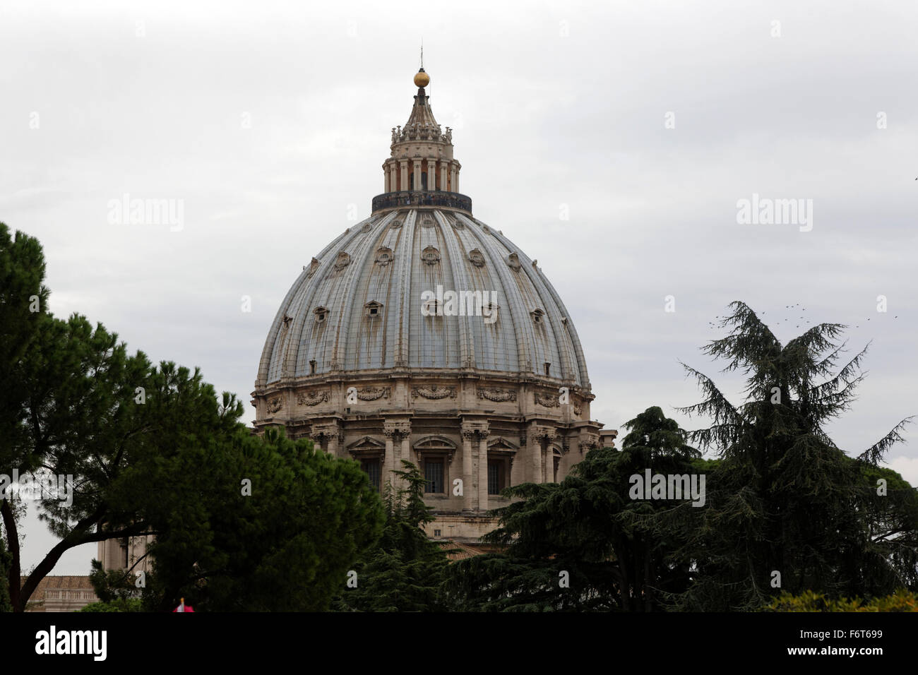 Front view of St Peter's Basillica from St Peters Square in Vatican ...
