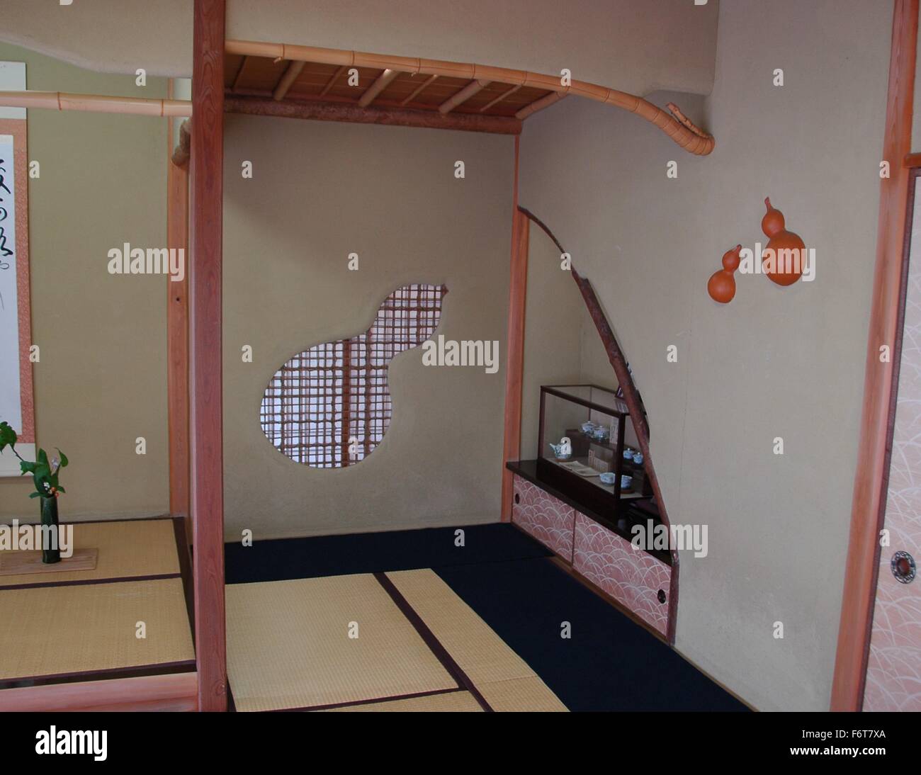 Japanese tea house hi-res stock photography and images - Alamy