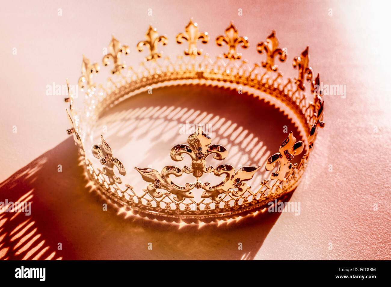 Crown shadow hi-res stock photography and images - Alamy